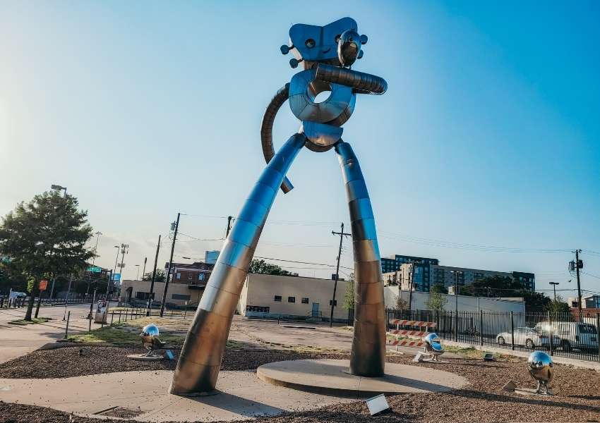 This Weekend in dallas Deep Ellum Robot Statue-dallas ...