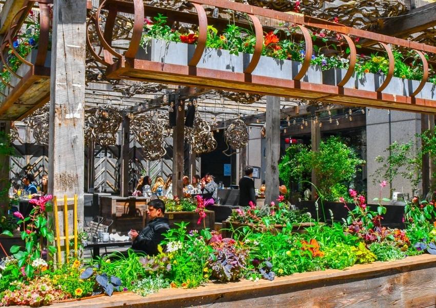 Our 10 Favorite Restaurants with Outdoor Seating | UNATION